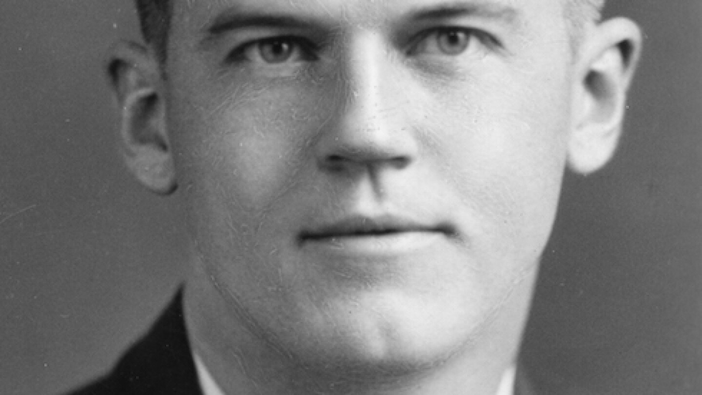 Robert Van de Graaff - Physics Today