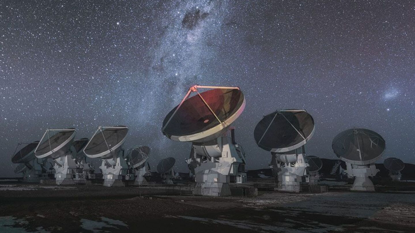 The structures of protoplanetary disks - Physics Today