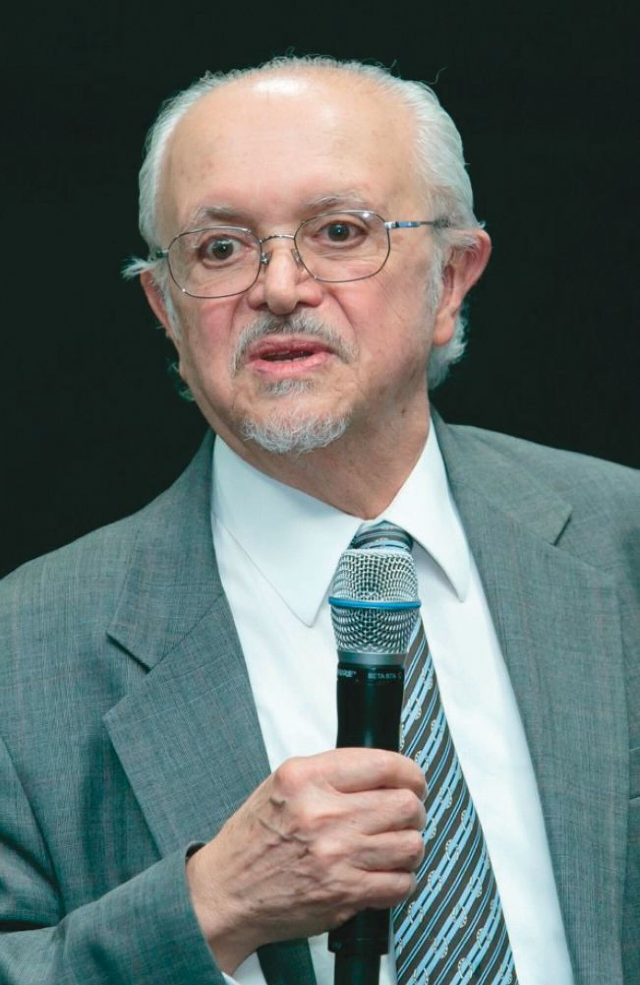 Mario J. Molina - Physics Today