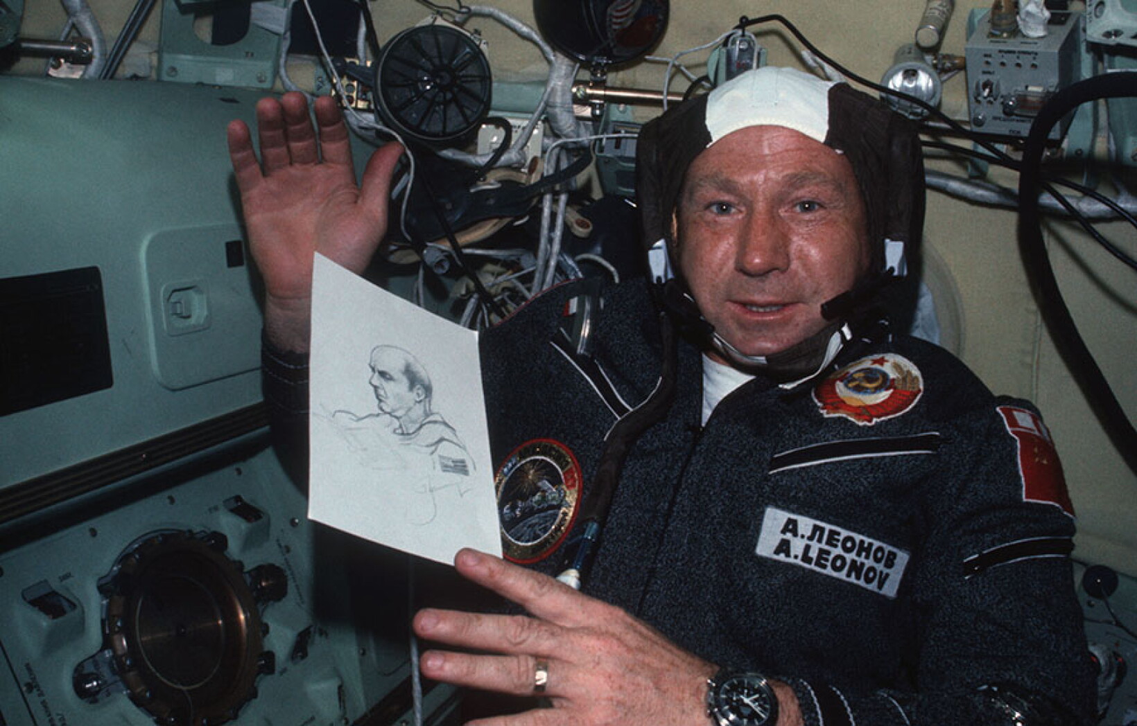 The extraordinary, death-defying life of Alexei Leonov - Physics Today